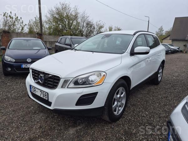 Balts Volvo XC60 2010 Daugavpils, ar dzinēja tilpumu 2.40 L un nobraukumu 0 tūkst. km par 9250 €, foto 1 vietnē AUTOMOTO.COM.LV