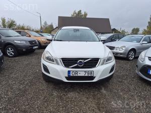 Balts Volvo XC60 2010 Daugavpils, ar dzinēja tilpumu 2.40 L un nobraukumu 0 tūkst. km par 9250 €, foto 3 vietnē AUTOMOTO.COM.LV