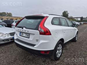 Balts Volvo XC60 2010 Daugavpils, ar dzinēja tilpumu 2.40 L un nobraukumu 0 tūkst. km par 9250 €, foto 6 vietnē AUTOMOTO.COM.LV