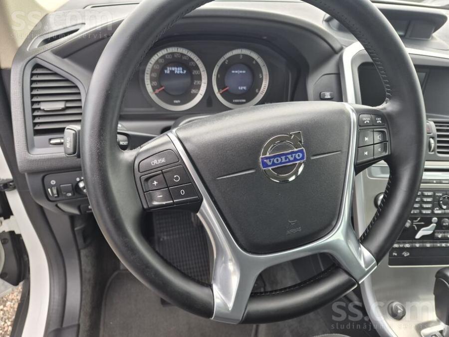 Balts Volvo XC60 2010 Daugavpils, ar dzinēja tilpumu 2.40 L un nobraukumu 0 tūkst. km par 9250 €, foto 12 vietnē AUTOMOTO.COM.LV