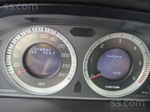Balts Volvo XC60 2010 Daugavpils, ar dzinēja tilpumu 2.40 L un nobraukumu 0 tūkst. km par 9250 €, foto 13 vietnē AUTOMOTO.COM.LV