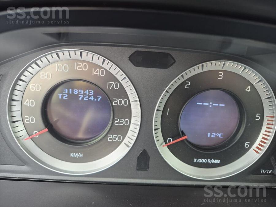 Balts Volvo XC60 2010 Daugavpils, ar dzinēja tilpumu 2.40 L un nobraukumu 0 tūkst. km par 9250 €, foto 13 vietnē AUTOMOTO.COM.LV