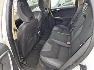 Balts Volvo XC60 2010 Daugavpils, ar dzinēja tilpumu 2.40 L un nobraukumu 0 tūkst. km par 9250 €, foto 16 vietnē AUTOMOTO.COM.LV