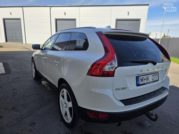 Balts Volvo XC60 2010 Kretinga, ar dzinēja tilpumu 2.40 L un nobraukumu 353 tūkst. km par 4995 €, foto 4 vietnē AUTOMOTO.COM.LV