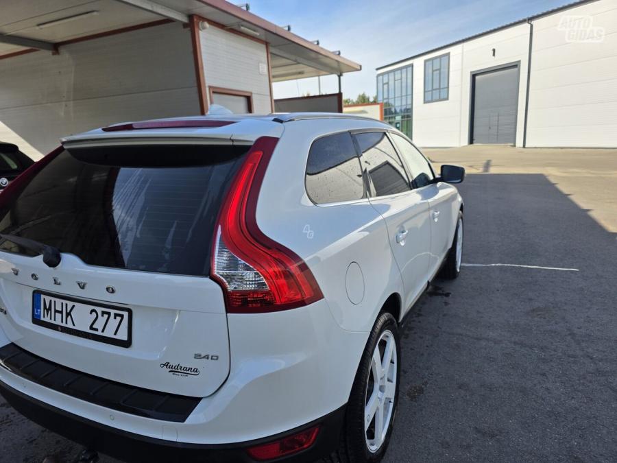 Balts Volvo XC60 2010 Kretinga, ar dzinēja tilpumu 2.40 L un nobraukumu 353 tūkst. km par 4995 €, foto 6 vietnē AUTOMOTO.COM.LV