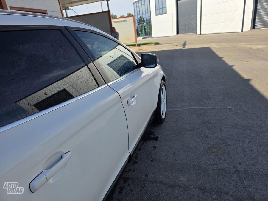 Balts Volvo XC60 2010 Kretinga, ar dzinēja tilpumu 2.40 L un nobraukumu 353 tūkst. km par 4995 €, foto 7 vietnē AUTOMOTO.COM.LV