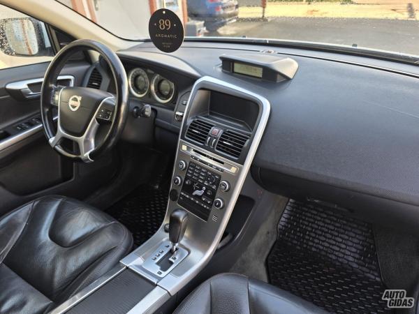 Balts Volvo XC60 2010 Kretinga, ar dzinēja tilpumu 2.40 L un nobraukumu 353 tūkst. km par 4995 €, foto 10 vietnē AUTOMOTO.COM.LV