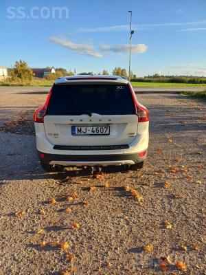Balts Volvo XC60 2010 Talsi, ar dzinēja tilpumu 2.40 L un nobraukumu 389 tūkst. km par 6800 €, foto 5 vietnē AUTOMOTO.COM.LV