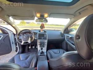 Balts Volvo XC60 2010 Talsi, ar dzinēja tilpumu 2.40 L un nobraukumu 389 tūkst. km par 6800 €, foto 8 vietnē AUTOMOTO.COM.LV