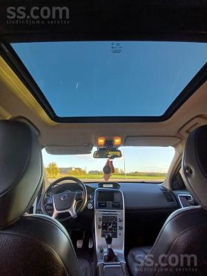 Balts Volvo XC60 2010 Talsi, ar dzinēja tilpumu 2.40 L un nobraukumu 389 tūkst. km par 6800 €, foto 9 vietnē AUTOMOTO.COM.LV