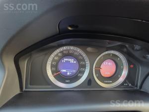 Balts Volvo XC60 2010 Talsi, ar dzinēja tilpumu 2.40 L un nobraukumu 389 tūkst. km par 6800 €, foto 10 vietnē AUTOMOTO.COM.LV