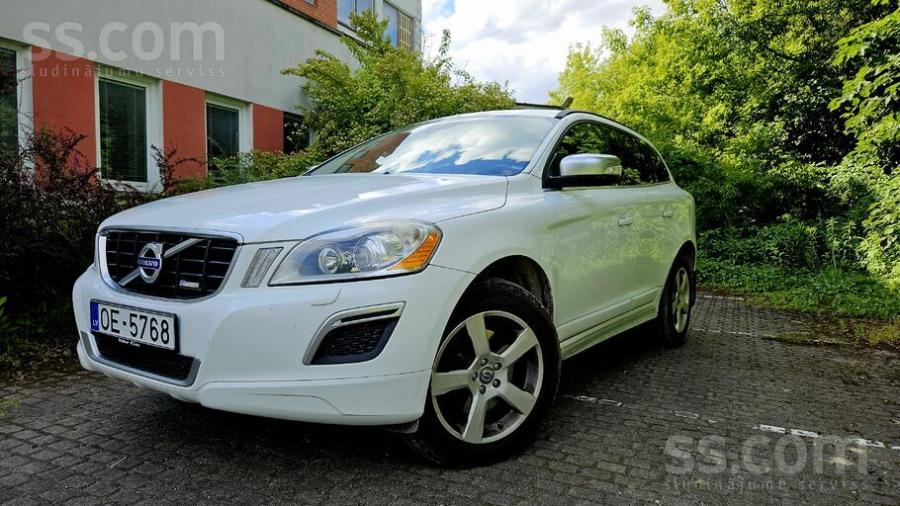 Balts Volvo XC60 2011 Rīga, ar dzinēja tilpumu 2.00 L un nobraukumu 268 tūkst. km par 8500 €, foto 1 vietnē AUTOMOTO.COM.LV