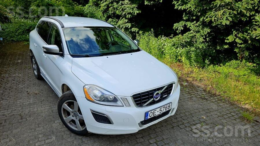 Balts Volvo XC60 2011 Rīga, ar dzinēja tilpumu 2.00 L un nobraukumu 268 tūkst. km par 8500 €, foto 2 vietnē AUTOMOTO.COM.LV