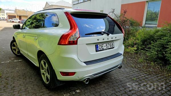 Balts Volvo XC60 2011 Rīga, ar dzinēja tilpumu 2.00 L un nobraukumu 268 tūkst. km par 8500 €, foto 3 vietnē AUTOMOTO.COM.LV