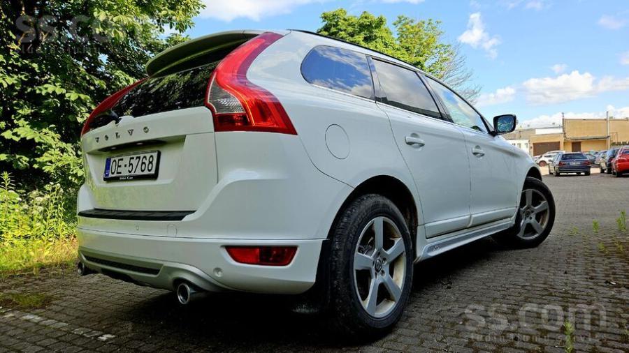 Balts Volvo XC60 2011 Rīga, ar dzinēja tilpumu 2.00 L un nobraukumu 268 tūkst. km par 8500 €, foto 4 vietnē AUTOMOTO.COM.LV