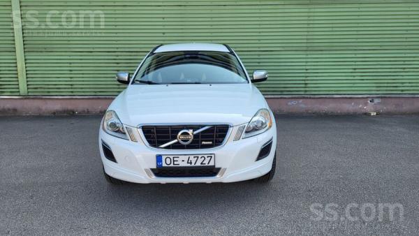 Balts Volvo XC60 2011 Rīga, ar dzinēja tilpumu 2.40 L un nobraukumu 214 tūkst. km par 10550 €, foto 2 vietnē AUTOMOTO.COM.LV