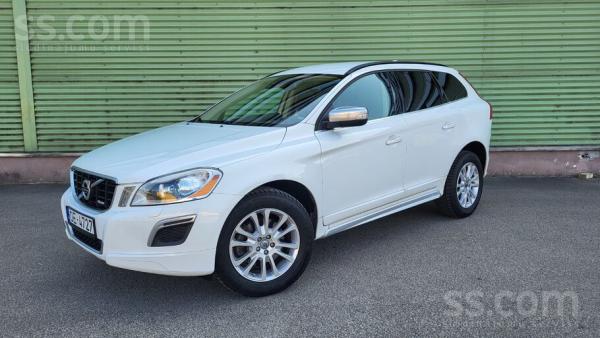 Balts Volvo XC60 2011 Rīga, ar dzinēja tilpumu 2.40 L un nobraukumu 214 tūkst. km par 10550 €, foto 3 vietnē AUTOMOTO.COM.LV