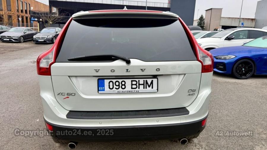 White Volvo XC60 2011 in Tallinn, with an engine capacity of 2.40 L and mileage of 314 thousand km for 6990 €, photo 8 on AUTOMOTO.COM.LV