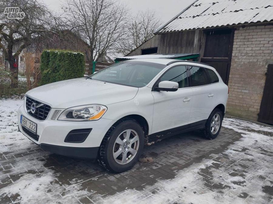 White Volvo XC60 2011 in Klaipeda, with an engine capacity of 2.00 L and mileage of 240 thousand km for 6250 €, photo 4 on AUTOMOTO.COM.LV