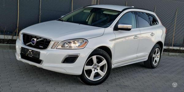 White Volvo XC60 2011 in Vilnius, with an engine capacity of 2.40 L and mileage of 259 thousand km for 9850 €, photo 2 on AUTOMOTO.COM.LV