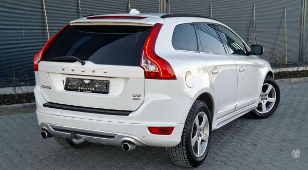 White Volvo XC60 2011 in Vilnius, with an engine capacity of 2.40 L and mileage of 259 thousand km for 9850 €, photo 5 on AUTOMOTO.COM.LV