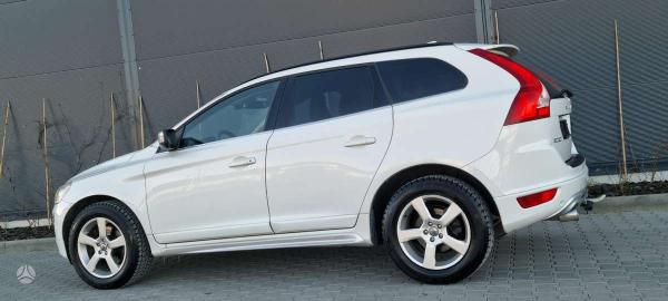 White Volvo XC60 2011 in Vilnius, with an engine capacity of 2.40 L and mileage of 259 thousand km for 9850 €, photo 6 on AUTOMOTO.COM.LV