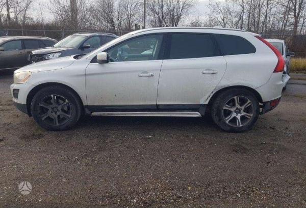 Balts Volvo XC60 2011 Šauļi, ar dzinēja tilpumu 2.40 L un nobraukumu 345 tūkst. km par 5200 €, foto 10 vietnē AUTOMOTO.COM.LV