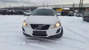 Balts Volvo XC60 2011 Kauņa, ar dzinēja tilpumu 2.40 L un nobraukumu 209 tūkst. km par 8450 €, foto 3 vietnē AUTOMOTO.COM.LV