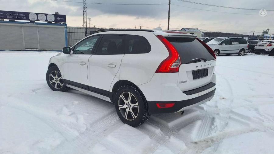 Balts Volvo XC60 2011 Kauņa, ar dzinēja tilpumu 2.40 L un nobraukumu 209 tūkst. km par 8450 €, foto 6 vietnē AUTOMOTO.COM.LV