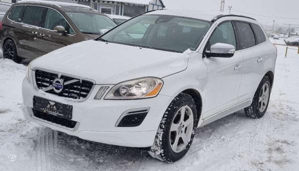 White Volvo XC60 2011 in Vilnius, with an engine capacity of 2.40 L and mileage of 258 thousand km for 9950 €, photo 3 on AUTOMOTO.COM.LV
