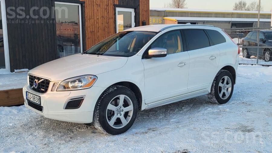 White Volvo XC60 2011 in Riga, with an engine capacity of 2.40 L and mileage of 310 thousand km for 11900 €, photo 3 on AUTOMOTO.COM.LV