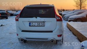White Volvo XC60 2011 in Riga, with an engine capacity of 2.40 L and mileage of 310 thousand km for 11900 €, photo 15 on AUTOMOTO.COM.LV