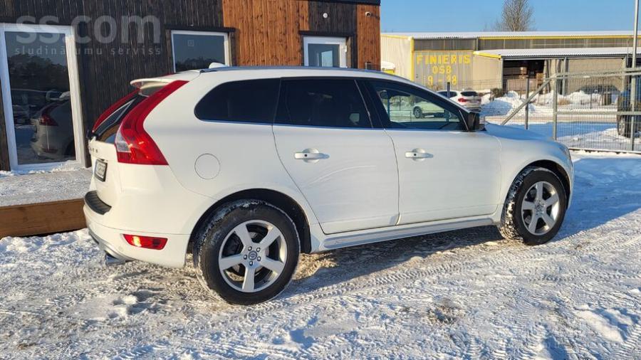 White Volvo XC60 2011 in Riga, with an engine capacity of 2.40 L and mileage of 310 thousand km for 11900 €, photo 16 on AUTOMOTO.COM.LV