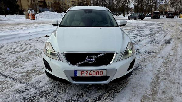 Balts Volvo XC60 2011 Šauļi, ar dzinēja tilpumu 2.40 L un nobraukumu 345 tūkst. km par 7300 €, foto 4 vietnē AUTOMOTO.COM.LV