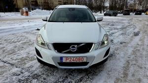 White Volvo XC60 2011 in Siauliai, with an engine capacity of 2.40 L and mileage of 345 thousand km for 7300 €, photo 4 on AUTOMOTO.COM.LV