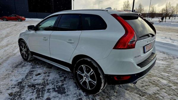 Balts Volvo XC60 2011 Šauļi, ar dzinēja tilpumu 2.40 L un nobraukumu 345 tūkst. km par 7300 €, foto 8 vietnē AUTOMOTO.COM.LV