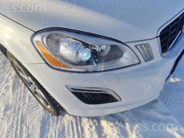 Balts Volvo XC60 2011 Talsi, ar dzinēja tilpumu 2.40 L un nobraukumu 327 tūkst. km par 9900 €, foto 6 vietnē AUTOMOTO.COM.LV