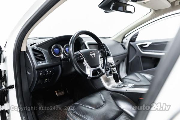 Balts Volvo XC60 2011 Tallina, ar dzinēja tilpumu 2.40 L un nobraukumu 320 tūkst. km par 8990 €, foto 11 vietnē AUTOMOTO.COM.LV