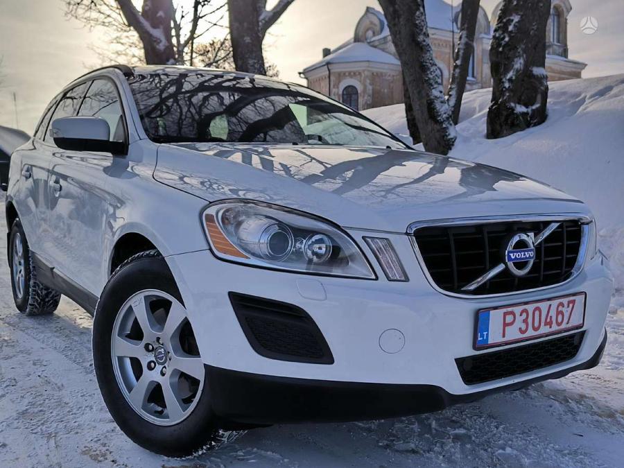 Balts Volvo XC60 2011 Trakai, ar dzinēja tilpumu 2.40 L un nobraukumu 330 tūkst. km par 7190 €, foto 3 vietnē AUTOMOTO.COM.LV