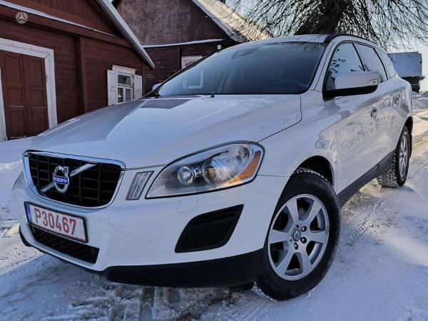White Volvo XC60 2011 in Trakai, with an engine capacity of 2.40 L and mileage of 330 thousand km for 7190 €, photo 8 on AUTOMOTO.COM.LV