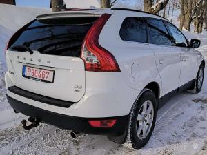 Balts Volvo XC60 2011 Trakai, ar dzinēja tilpumu 2.40 L un nobraukumu 330 tūkst. km par 7190 €, foto 11 vietnē AUTOMOTO.COM.LV