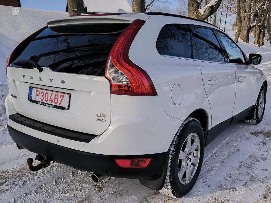 Balts Volvo XC60 2011 Trakai, ar dzinēja tilpumu 2.40 L un nobraukumu 330 tūkst. km par 7190 €, foto 12 vietnē AUTOMOTO.COM.LV