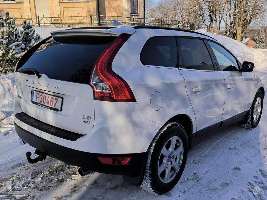 Balts Volvo XC60 2011 Trakai, ar dzinēja tilpumu 2.40 L un nobraukumu 330 tūkst. km par 7190 €, foto 13 vietnē AUTOMOTO.COM.LV