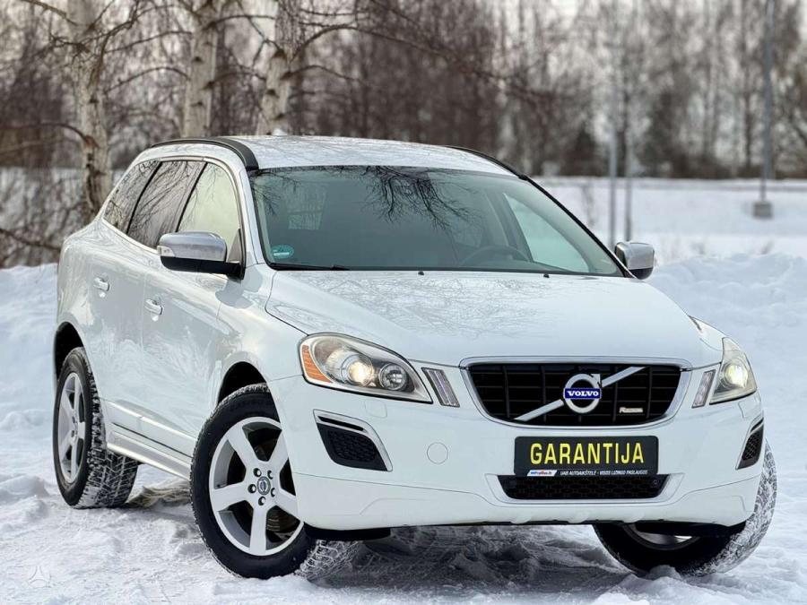 Balts Volvo XC60 2011 Šauļi, ar dzinēja tilpumu 2.40 L un nobraukumu 267 tūkst. km par 11950 €, foto 1 vietnē AUTOMOTO.COM.LV
