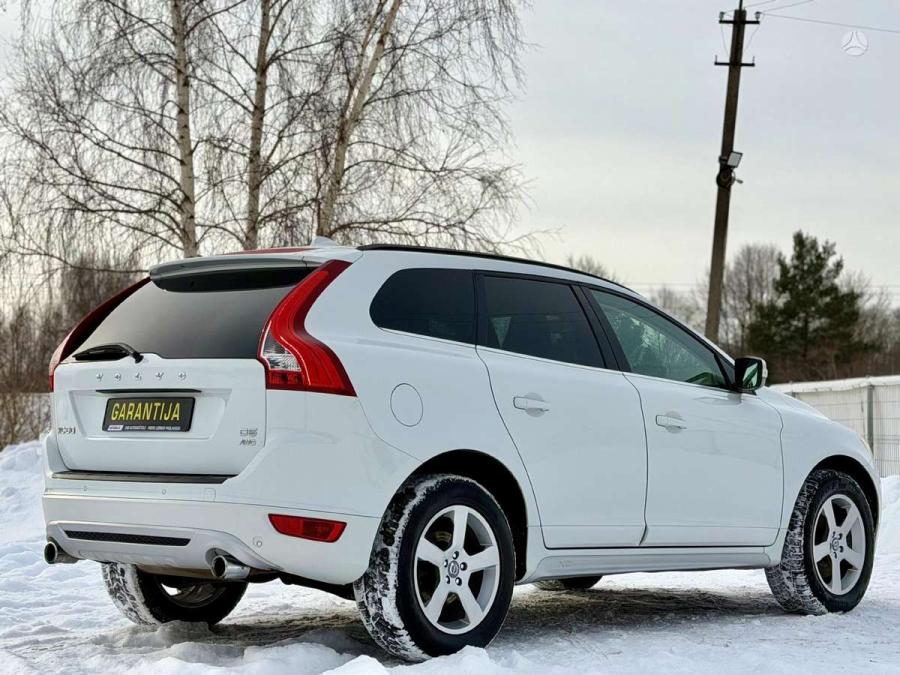 Balts Volvo XC60 2011 Šauļi, ar dzinēja tilpumu 2.40 L un nobraukumu 267 tūkst. km par 11950 €, foto 4 vietnē AUTOMOTO.COM.LV