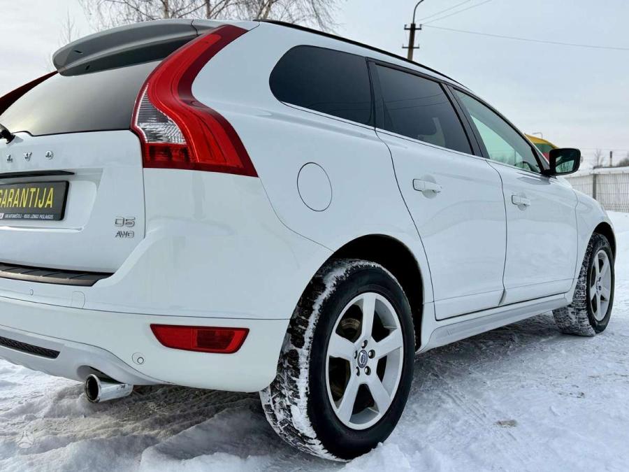 Balts Volvo XC60 2011 Šauļi, ar dzinēja tilpumu 2.40 L un nobraukumu 267 tūkst. km par 11950 €, foto 8 vietnē AUTOMOTO.COM.LV