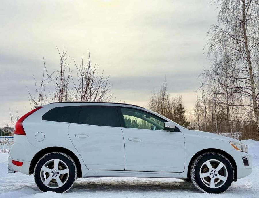 Balts Volvo XC60 2011 Šauļi, ar dzinēja tilpumu 2.40 L un nobraukumu 267 tūkst. km par 11950 €, foto 14 vietnē AUTOMOTO.COM.LV
