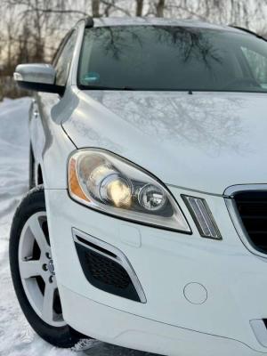 Balts Volvo XC60 2011 Šauļi, ar dzinēja tilpumu 2.40 L un nobraukumu 267 tūkst. km par 11950 €, foto 19 vietnē AUTOMOTO.COM.LV