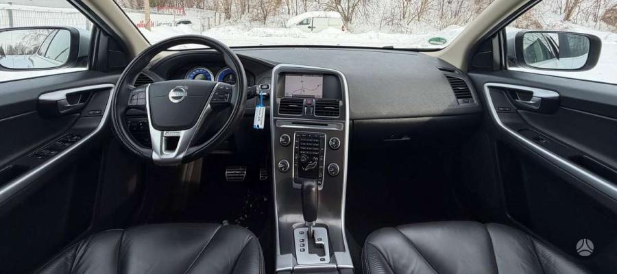 Balts Volvo XC60 2011 Šauļi, ar dzinēja tilpumu 2.40 L un nobraukumu 267 tūkst. km par 11950 €, foto 23 vietnē AUTOMOTO.COM.LV