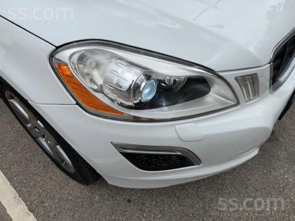 Balts Volvo XC60 2011 Talsi, ar dzinēja tilpumu 2.40 L un nobraukumu 327 tūkst. km par 9500 €, foto 5 vietnē AUTOMOTO.COM.LV